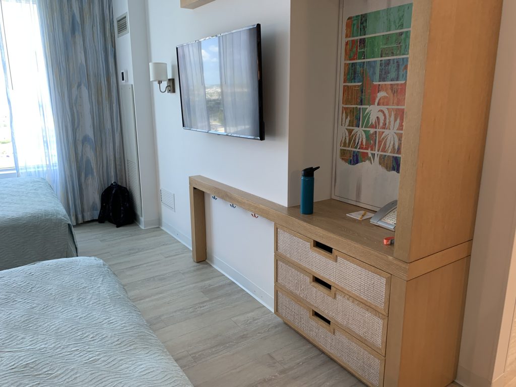 Universal's Endless Summer Dockside Inn and Suites Review